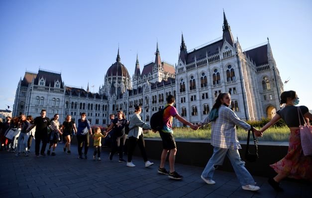 Budapest citizens rise up against a Chinese university and influence ...